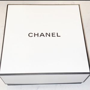CHANEL | Makeup | Chanel New White And Black Keepsake Gift Box | Poshmark